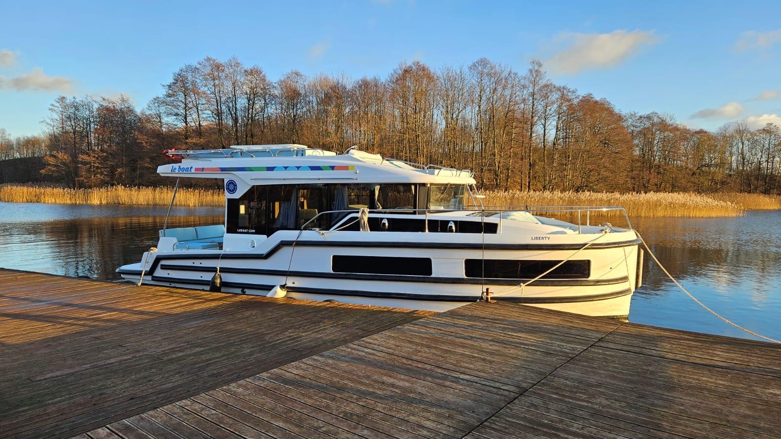 Le Boat Launches luxury Luxe range - The Howorths